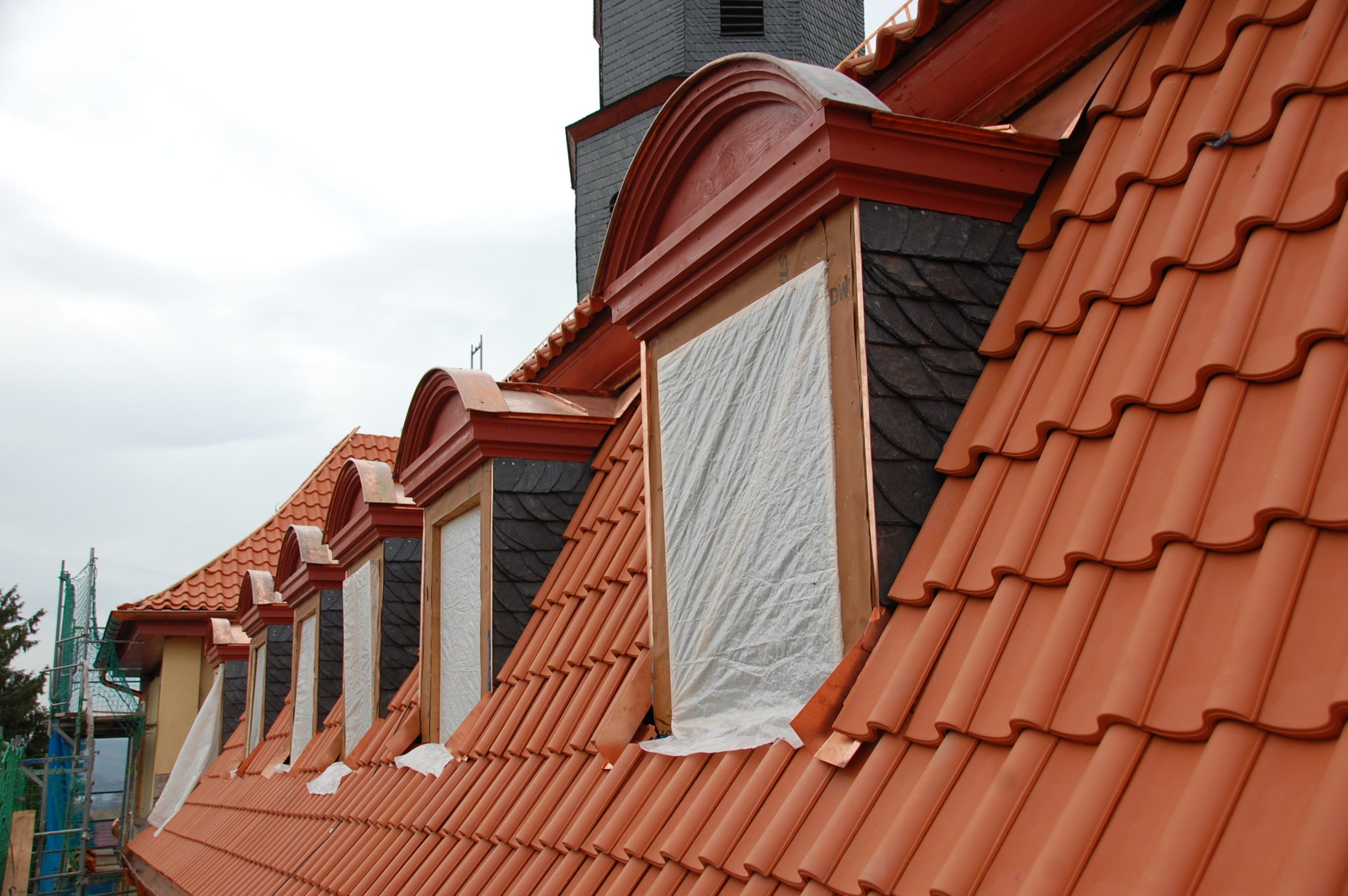 Mansarddach mit neuen Dachgauben - Evangelische Kirchengemeinde ...